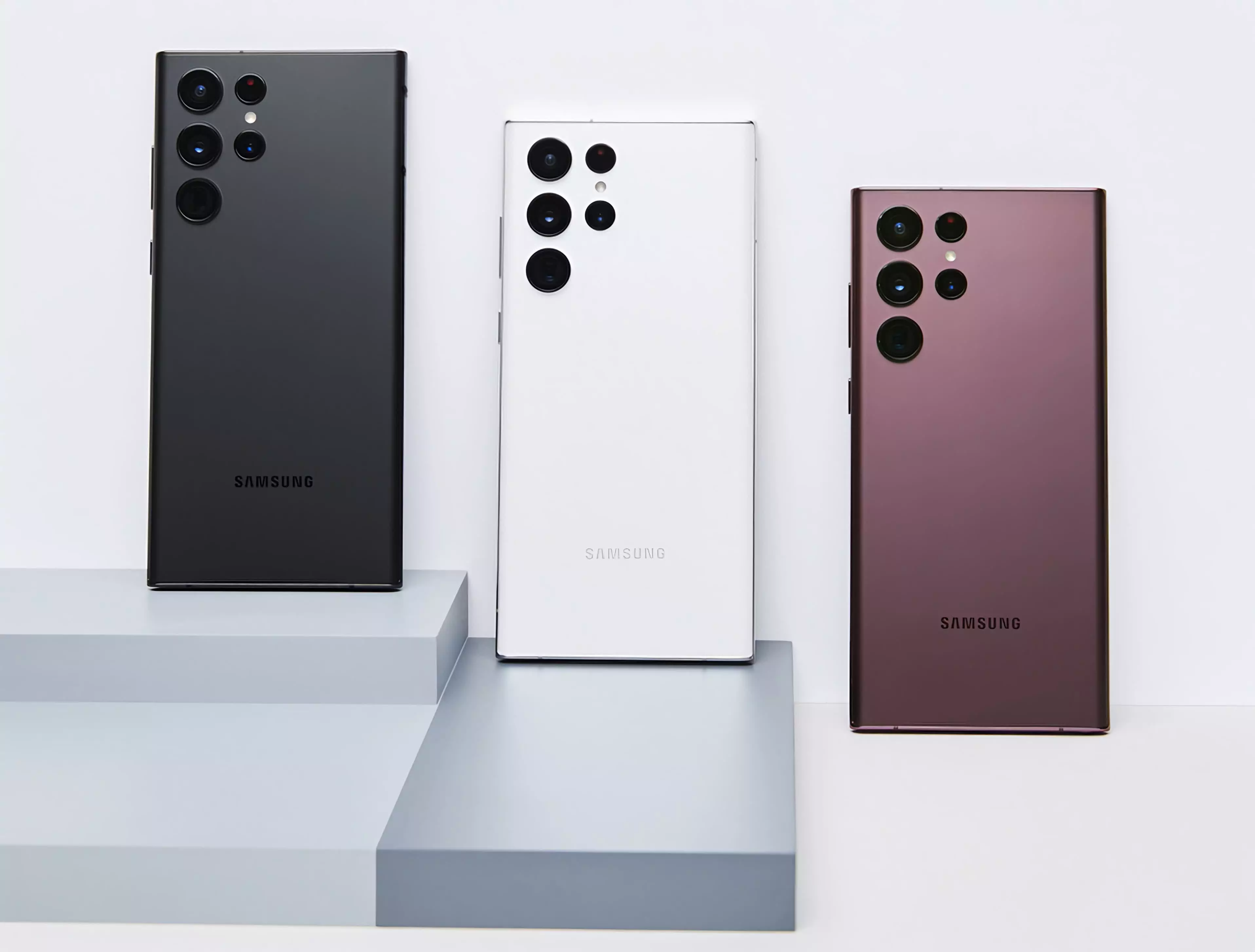 Samsung គឺជាក្រុមហ៊ុនផលិតទូរស័ព្ទ Android ចុងក្រោយគេ ដែលត្រូវបានគេសង្ស័យថា បិទកម្មវិធីពេញនិយម