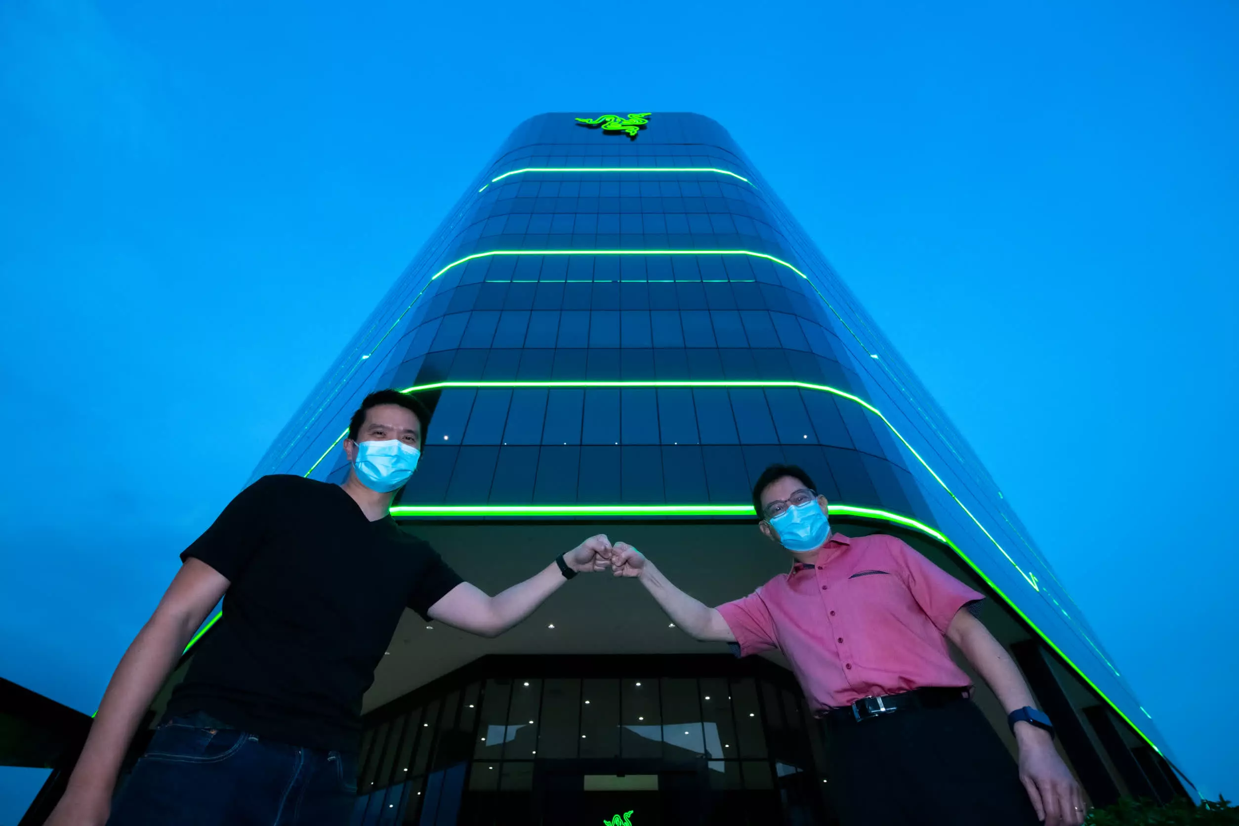 Razer HQ រចនាប័ទ្មគ្រឿងកុំព្យូទ័រមានហាងមួយ និង barista មនុស្សយន្ត 1327_1