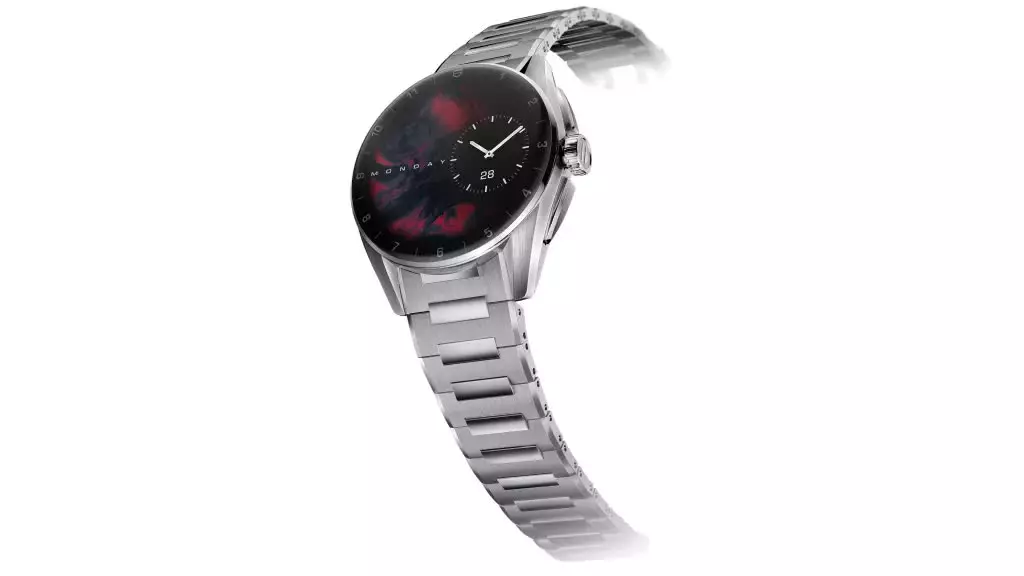 Tag Heuer ekpughere smartwatch $1,800 na-enyere gị aka ịdị mma na ịdị mma 13384_2