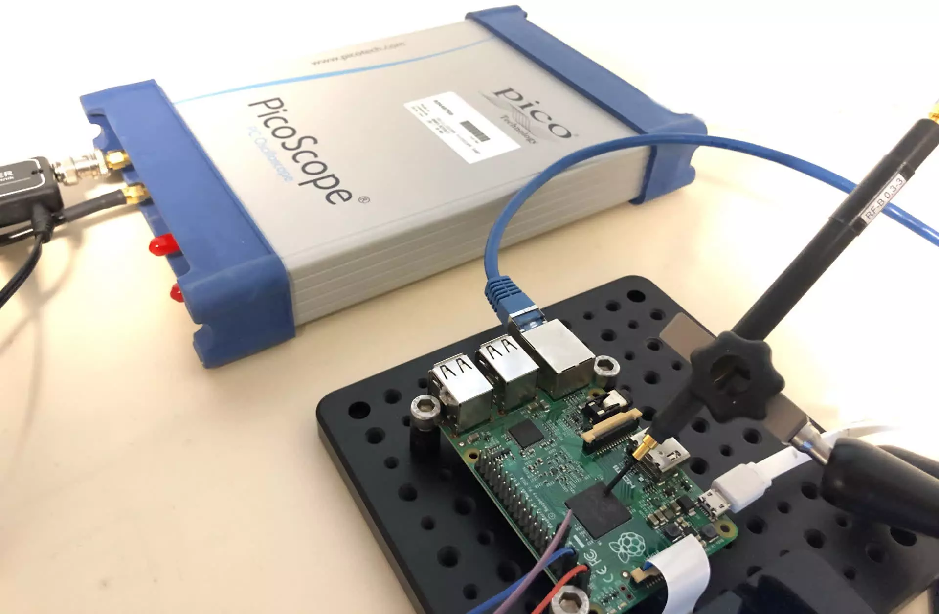 Dispositivo basado en Raspberry Pi utiliza ondas electromagnéticas para detectar malware