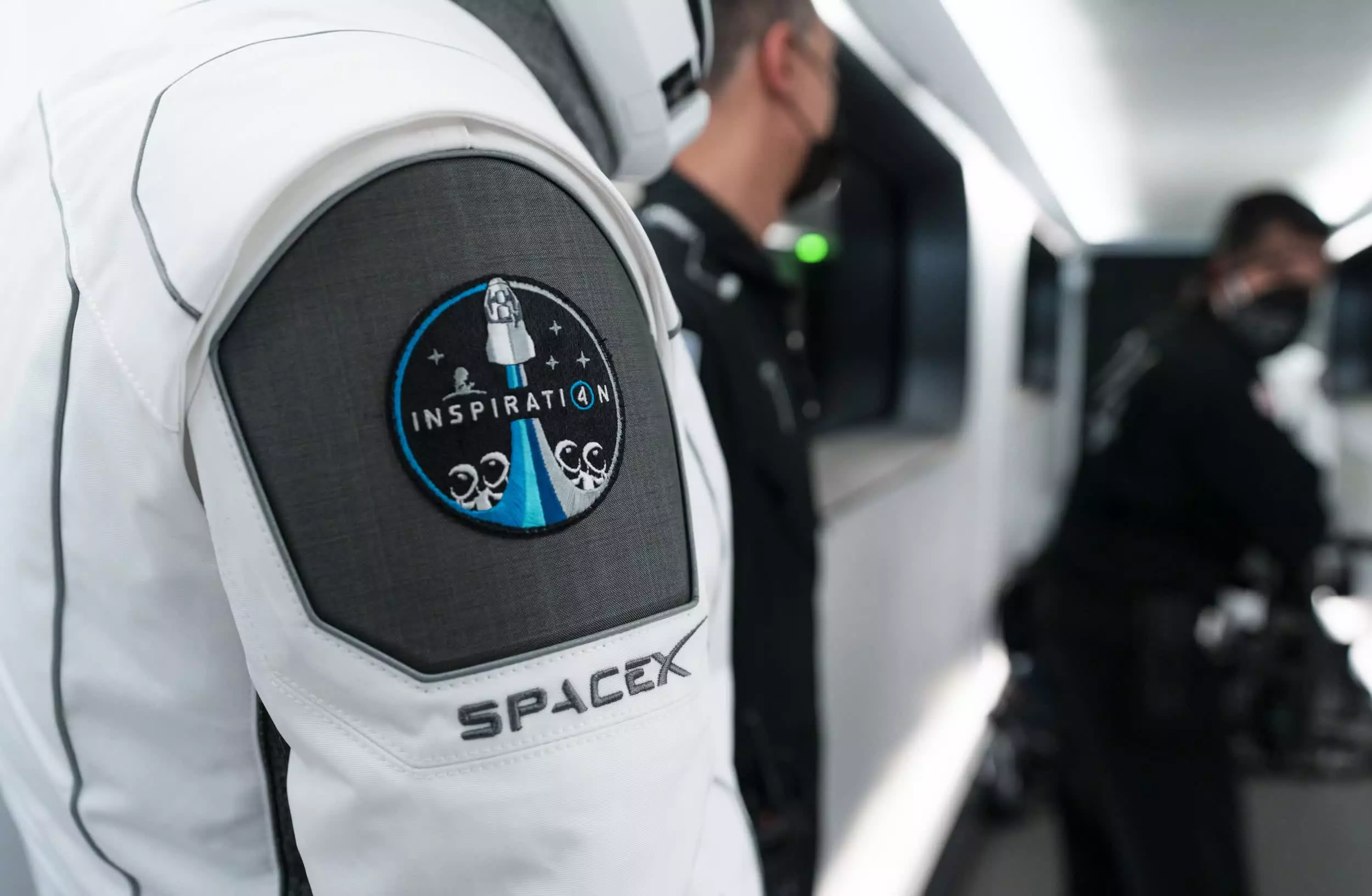 最初の全民間SpaceXミッションを率いた億万長者のジャレッドアイザックマンは、さらに3便を注文します 1450_1