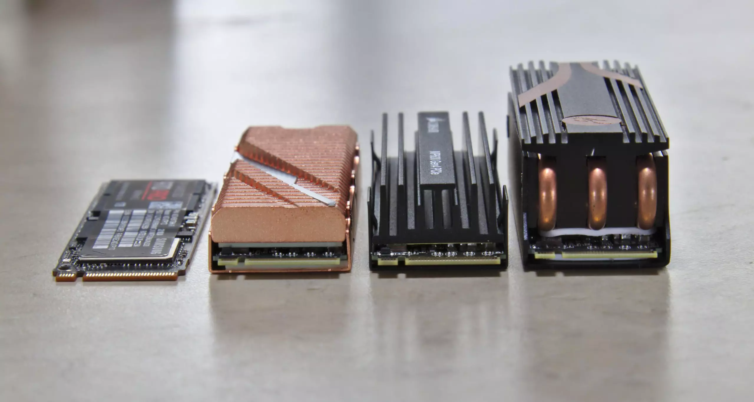 PCIe 4.0 vs. PCIe 3.0 SSDs بنچمارک شوي 150657_3