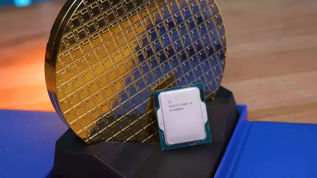 ओवरक्लॉकर इंटेल कोर i9-12900KS CPU को तरल नाइट्रोजन पर 7.45 GHz पर ले जाता है