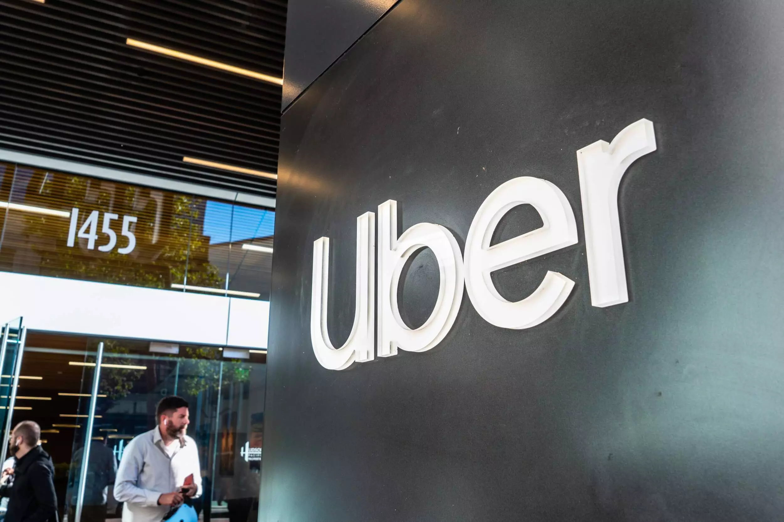 Uber registra una pérdida trimestral de $ 1.8 mil millones mientras el negocio de viajes compartidos continúa sufriendo