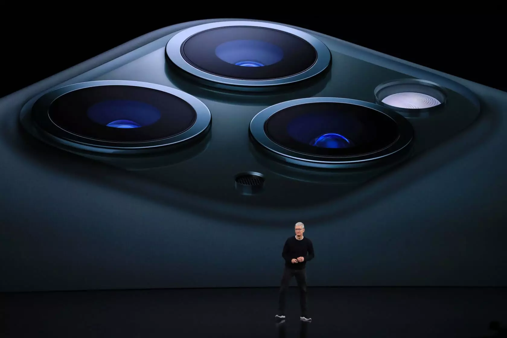 Hovorí sa, že iPhone 12 bude mať ploché okraje a menší zárez, AirTags a menší HomePod dorazia spolu s ním 25869_1