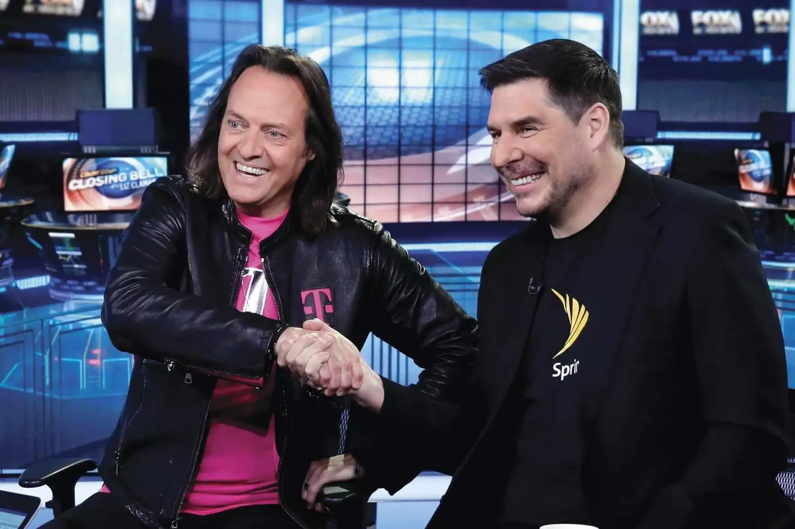 Den John Legere fir als CEO vun T-Mobile zréckzezéien, COO Mike Sievert wäert hien erfollegräich sinn 27304_1