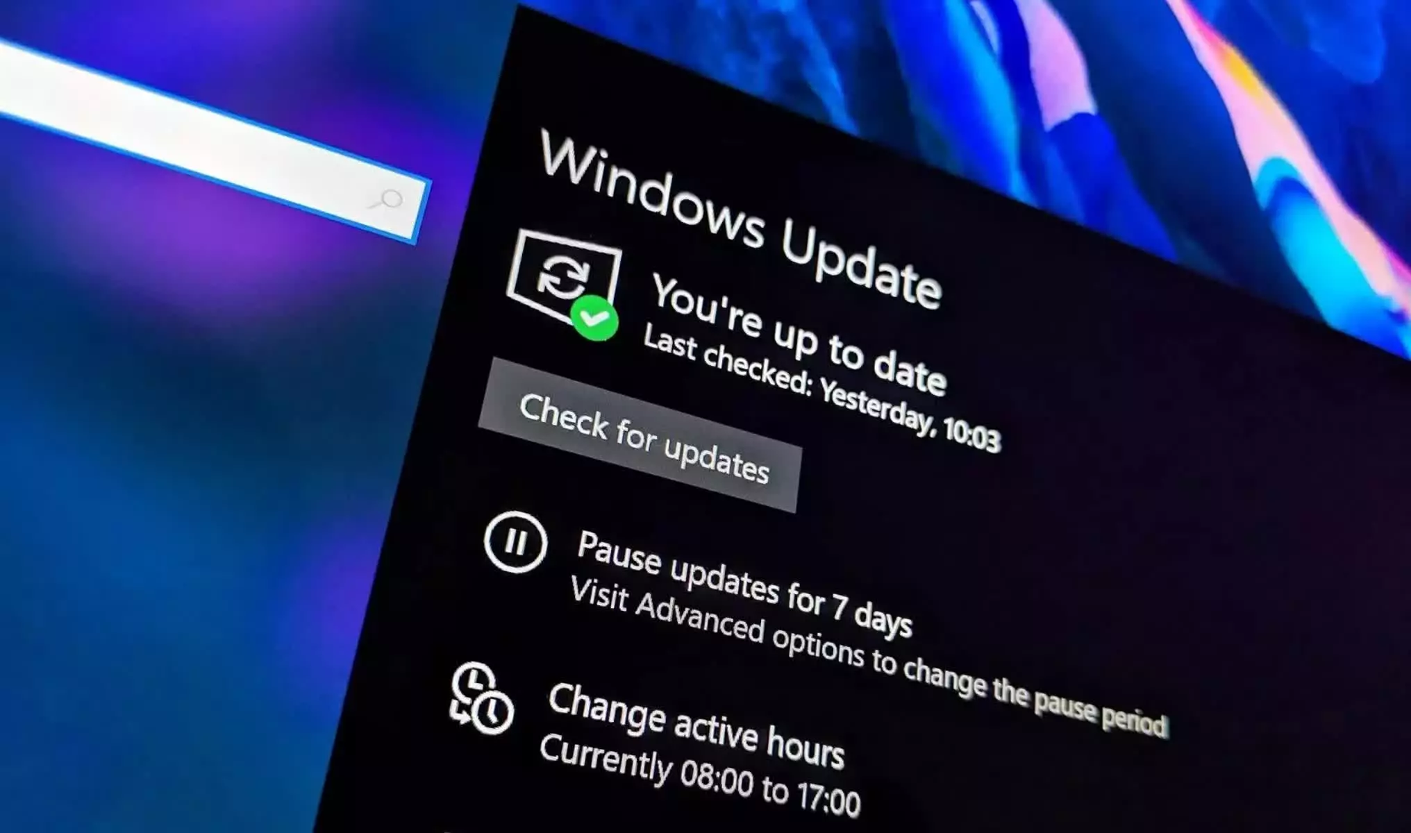 Microsoft: Windows e hloka bonyane lihora tse 8 inthaneteng ho nchafatsa ka katleho