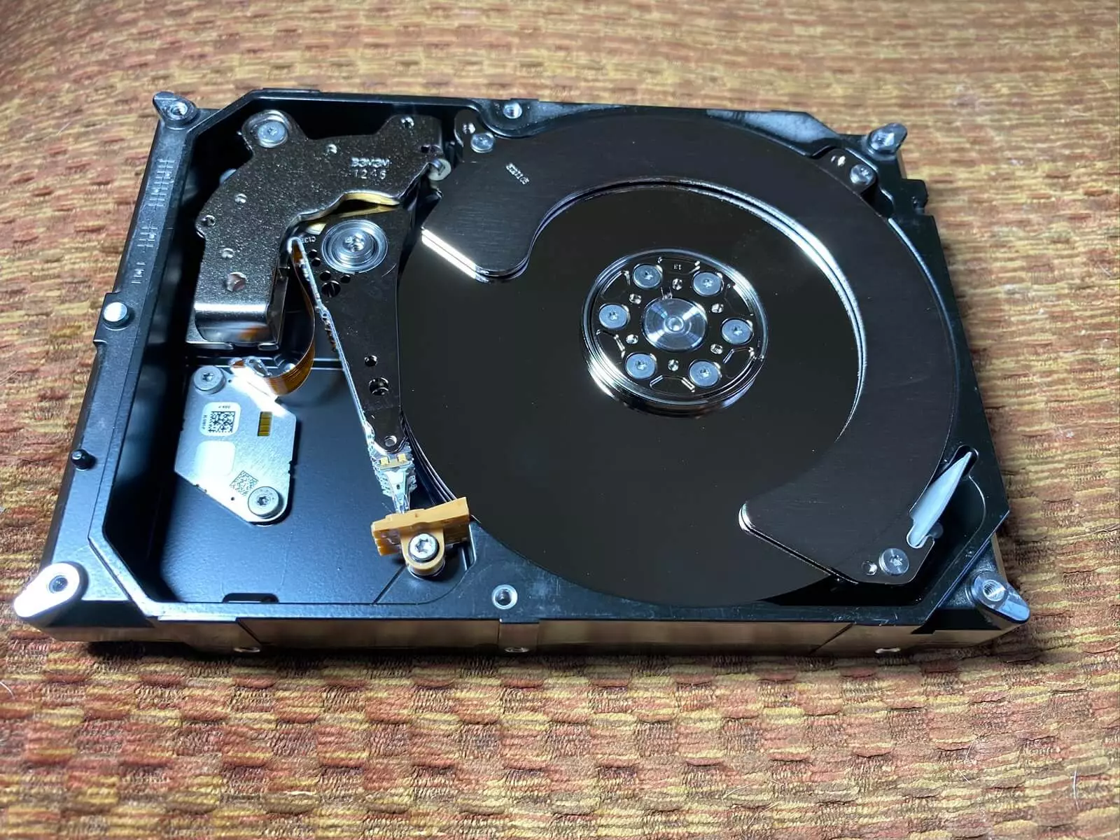 Anatomy of A Storage Drive: Hard Disk Drives 299_6