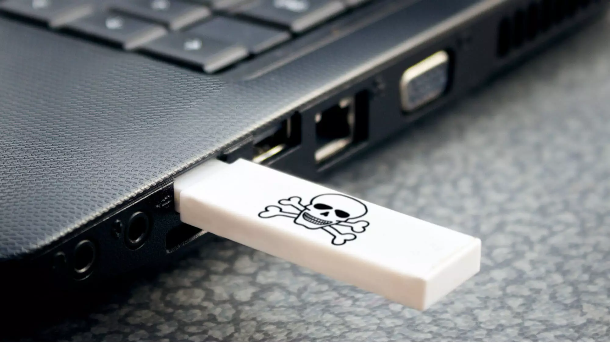 Il programma di autenticazione USB di tipo C viene avviato per la protezione dagli attacchi hardware 33192_1