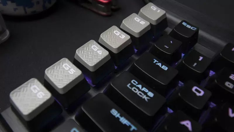 Corsair Gaming K95 RGB Platinum ပြန်လည်သုံးသပ်ခြင်း။ 40047_3