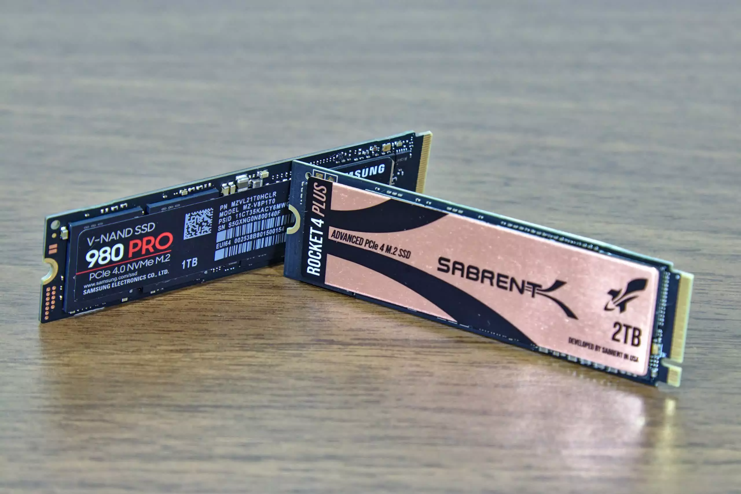 Samsung 980 Pro SSD เทียบกับ Sabrent Rocket 4 Plus